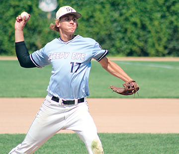 Plover holds off Sleepy Eye in UMC championship | News, Sports, Jobs ...